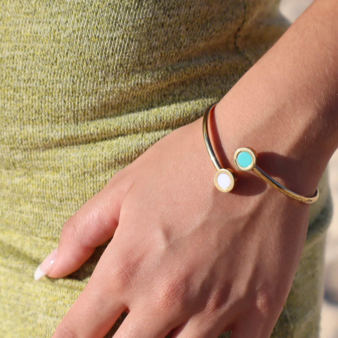 OCEAN TURQUOISE AND WHITE CHIPS BANGLE